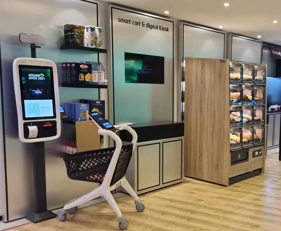 Superhii smart shopping cart appeared on the GITEX2021 - SuperHii smart ...